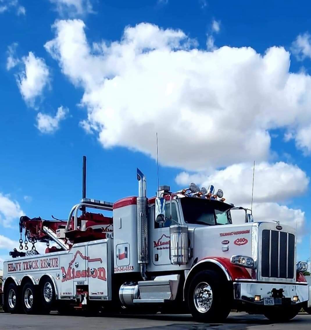 Houston, TX Heavy-Duty Tow Truck Towing Services