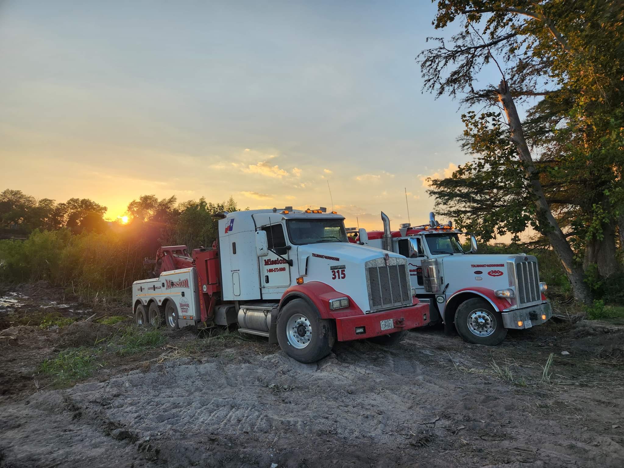 Semi Truck Decking and Undecking Service | Mission Wrecker Houston